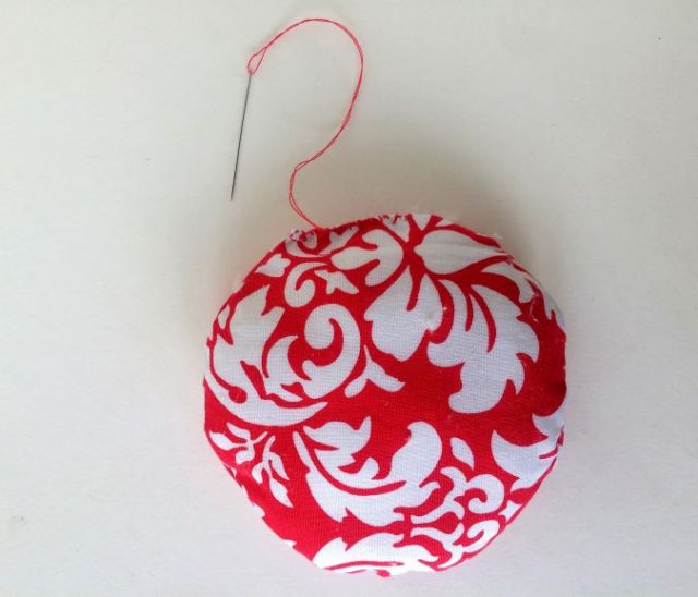 How to Make a Pincushion/ Easy Sewing Project - Sew Crafty Me