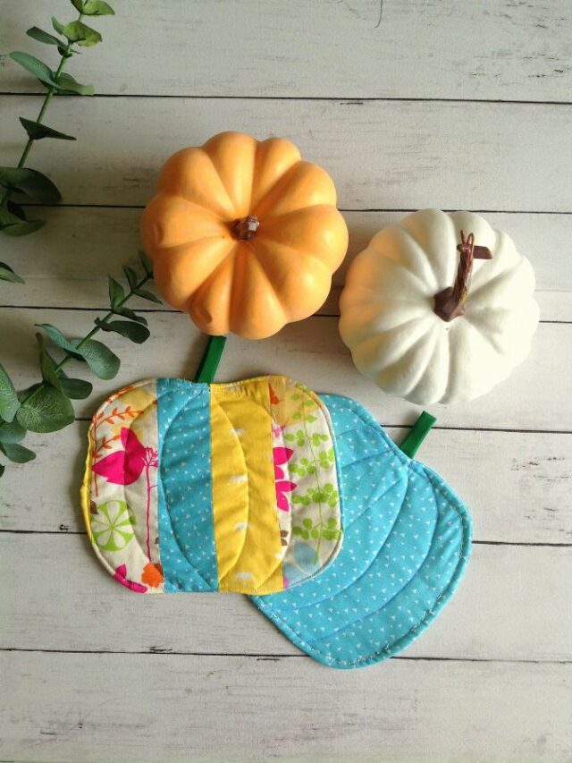 DIY Pumpkin Pot Holder Pattern: Beginner Friendly - Sew Crafty Me