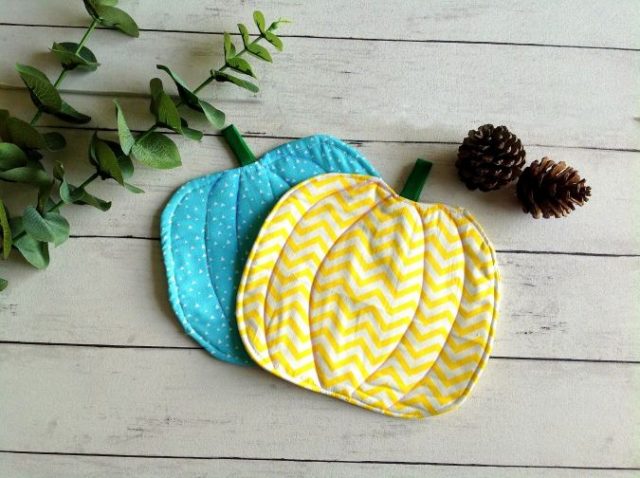 Easy Pumpkin Pot Holder Sewing Pattern - Sew Crafty Me