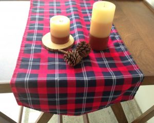 10 Minute Table Runner Sewing Pattern - Sew Crafty Me