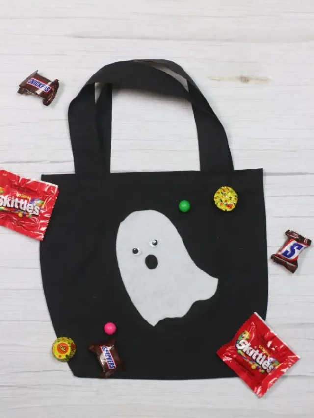 Make the Easiest DIY Trick-or-Treat Bag for Halloween - Sew Crafty Me